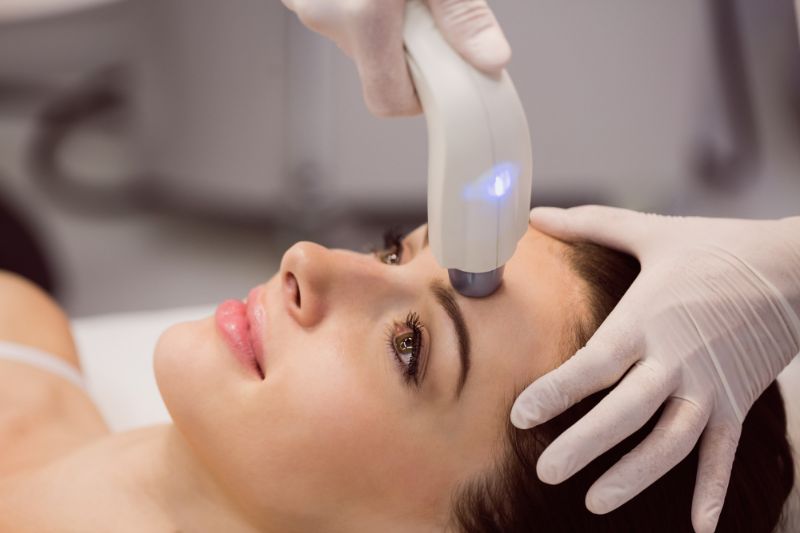 Traitement au laser pour la perte de cheveux - CheveuxVital - Blog ...